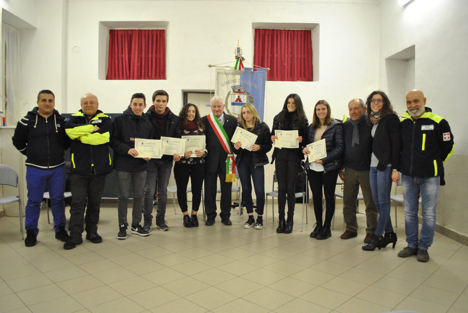 Coscritti Busano Costituzione dono dal comune e del sindaco